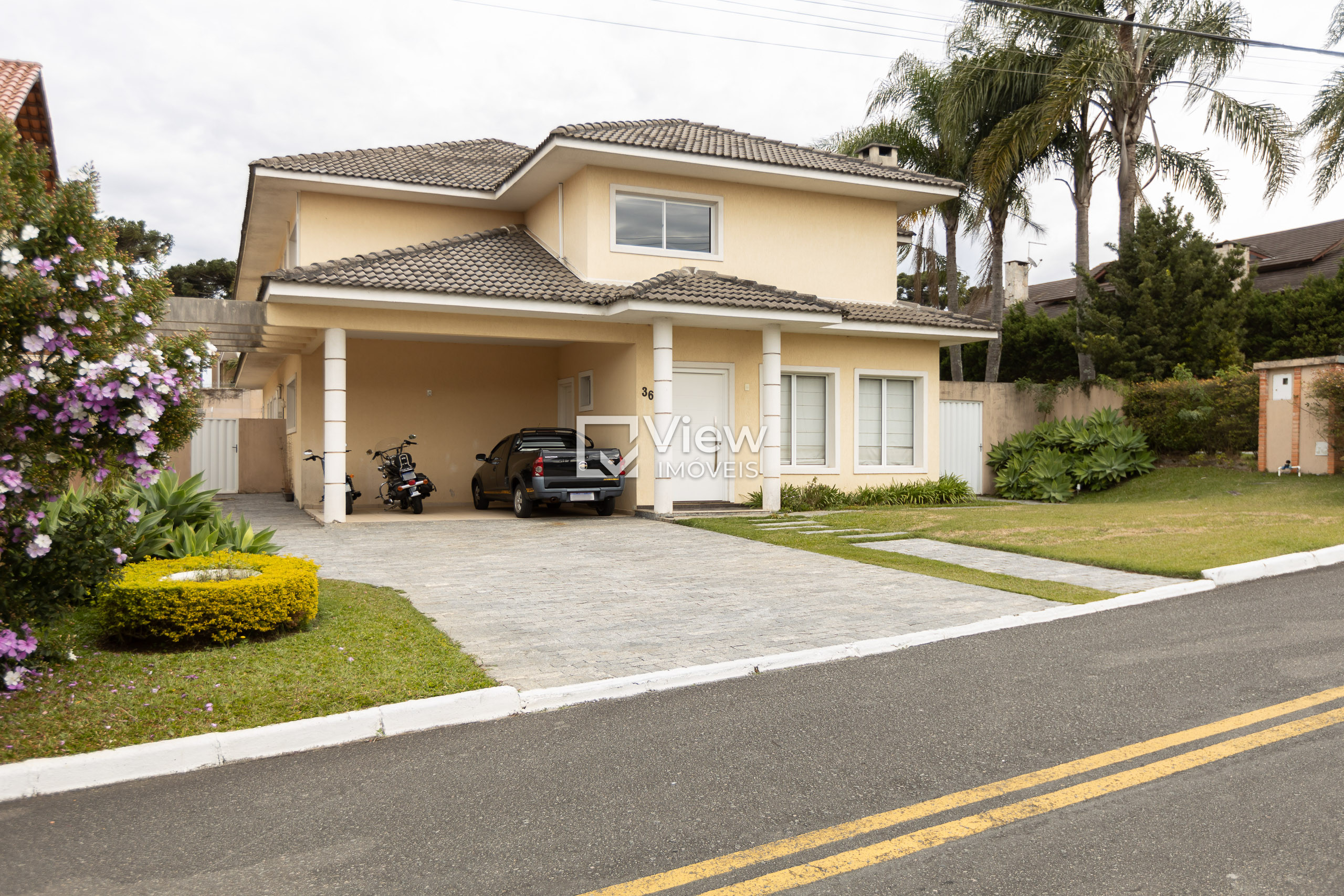 CASA EM CONDOMÍNIO em PINHAIS - PR, no bairro Pineville - Referência DH0374